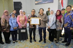 Diterima Wagub Hasnuryadi, Provinsi Kalsel Raih Penghargaan Provinsi Layak Anak 2025 - Kalsel Daily